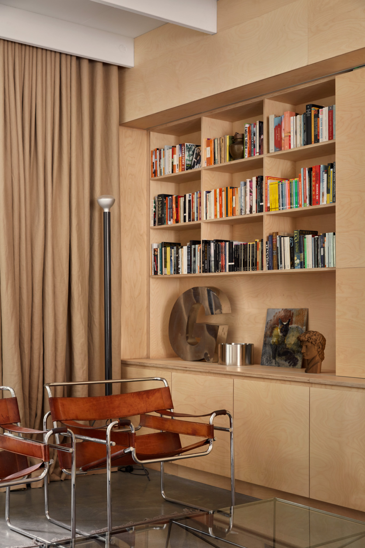 brick house - studio roam